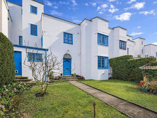 5 bedroom terraced house for sale