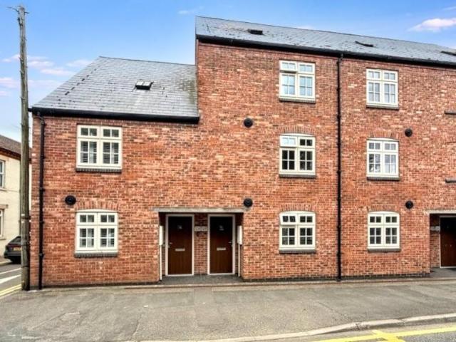 5 bedroom terraced house for sale