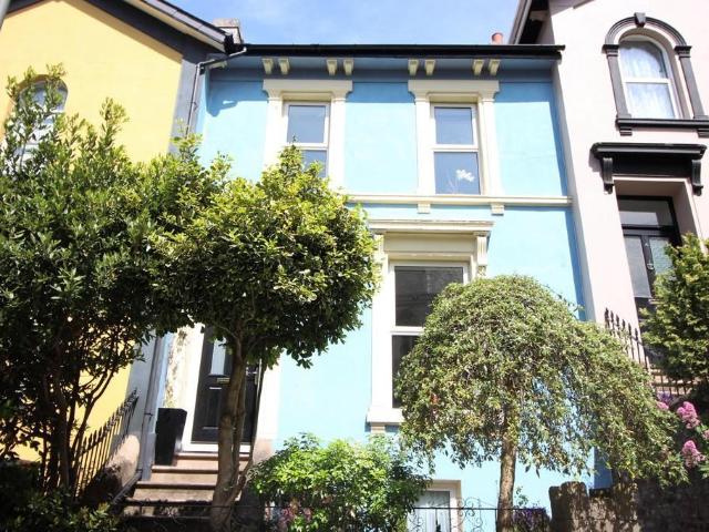 5 bedroom terraced house for sale