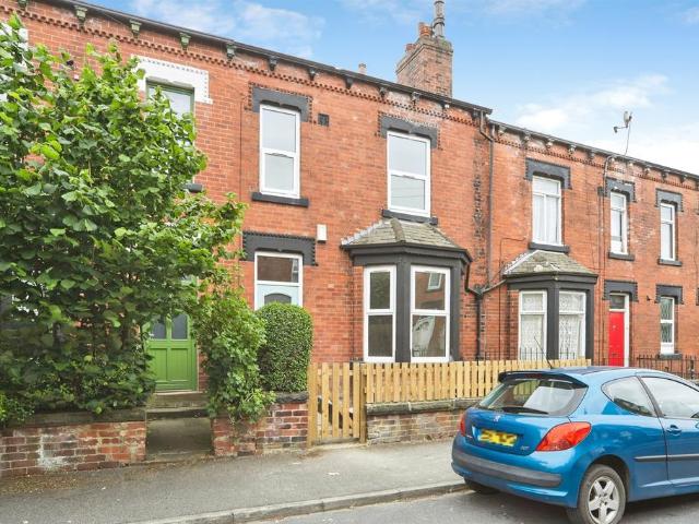 5 bedroom terraced house for sale