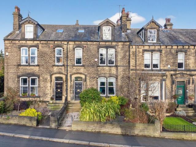 5 bedroom terraced house for sale