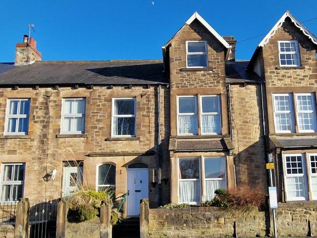 5 bedroom terraced house for sale