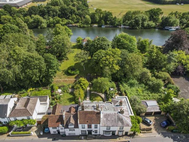 5 bedroom terraced house for sale