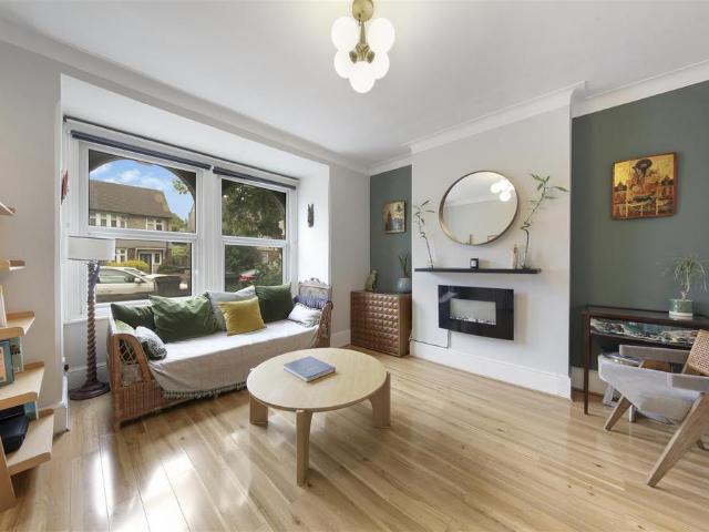 5 bedroom terraced house for sale