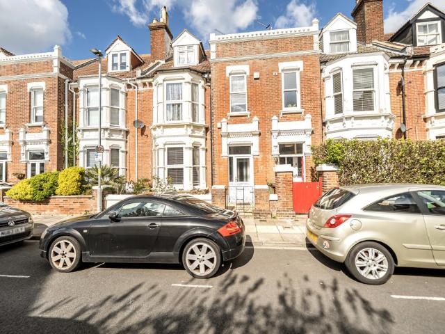 5 bedroom terraced house for sale