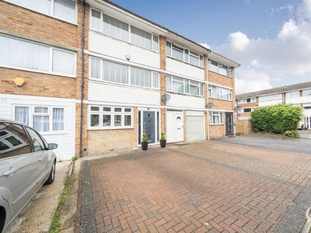 5 bedroom terraced house for sale