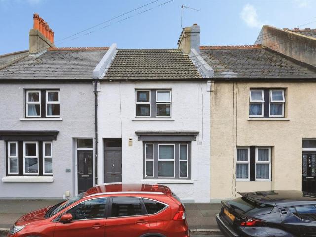 5 bedroom terraced house for sale