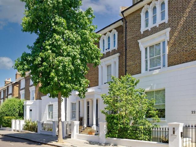 5 bedroom terraced house for sale