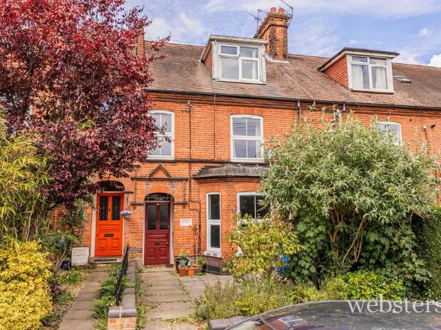 5 bedroom terraced house for sale