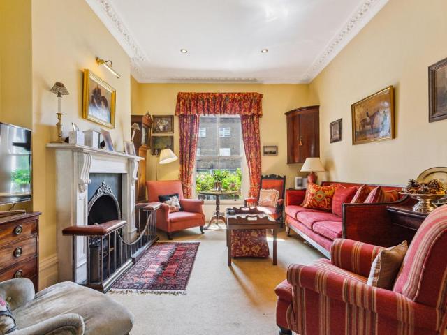 5 bedroom terraced house for sale