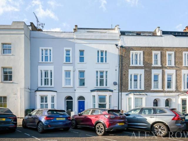 5 bedroom terraced house for sale
