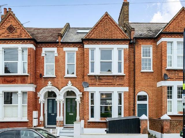 5 bedroom terraced house for sale