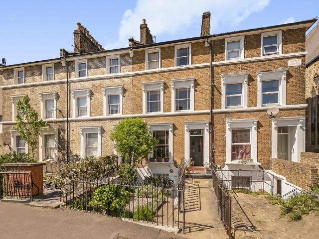 5 bedroom terraced house for sale