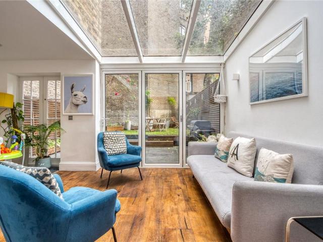 5 bedroom townhouse for sale
