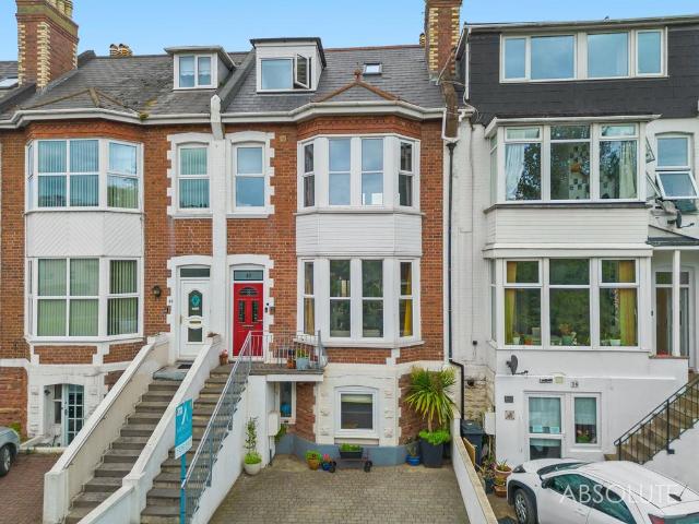 5 bedroom terraced house for sale