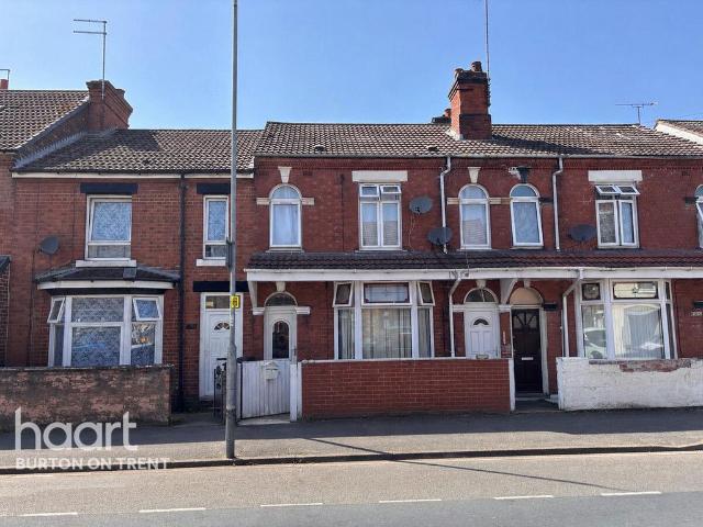 5 bedroom terraced house for sale