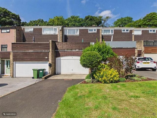 5 bedroom terraced house for sale