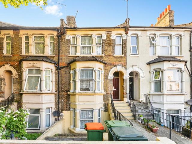 5 bedroom terraced house for sale