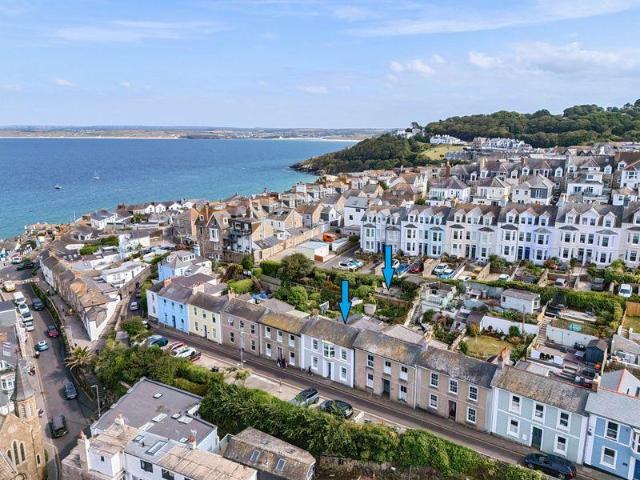 5 bedroom terraced house for sale