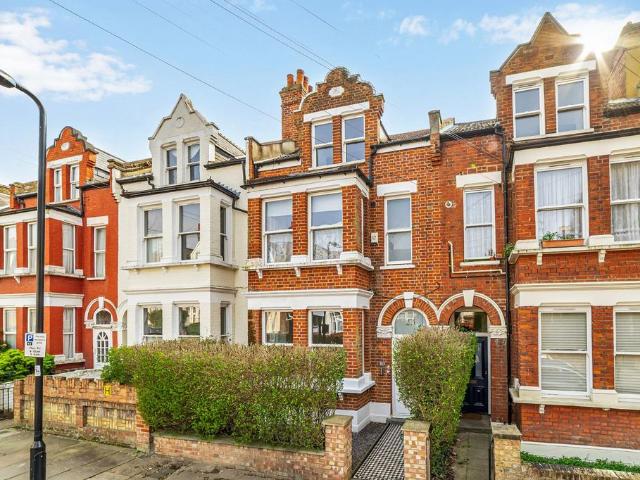 5 bedroom terraced house for sale