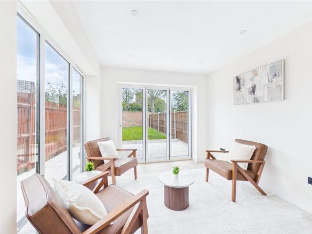 5 bedroom terraced house for sale