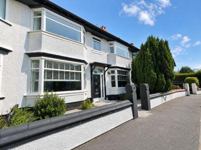5 bedroom terraced house for sale