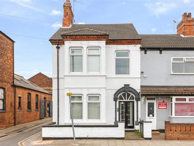 5 bedroom terraced house for sale