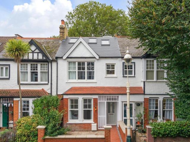 5 bedroom terraced house for sale