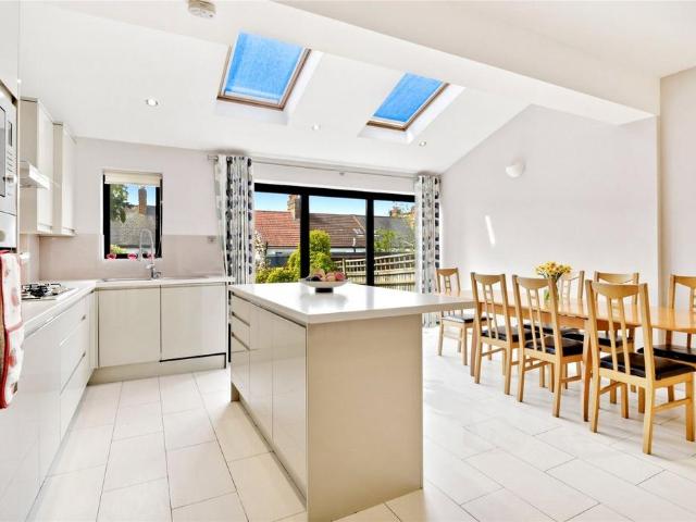 5 bedroom terraced house for sale