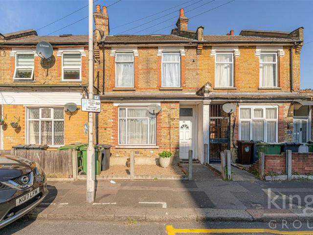 5 bedroom terraced house for sale