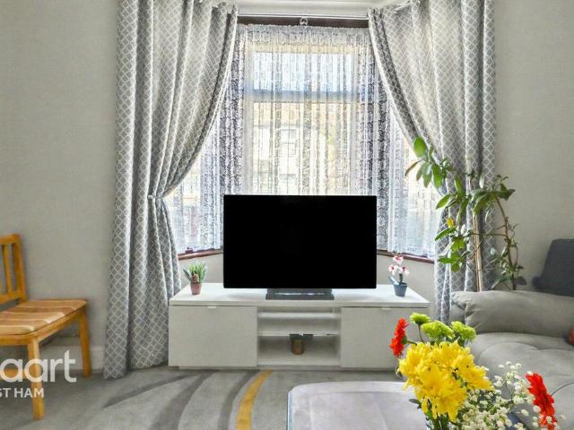 5 bedroom terraced house for sale