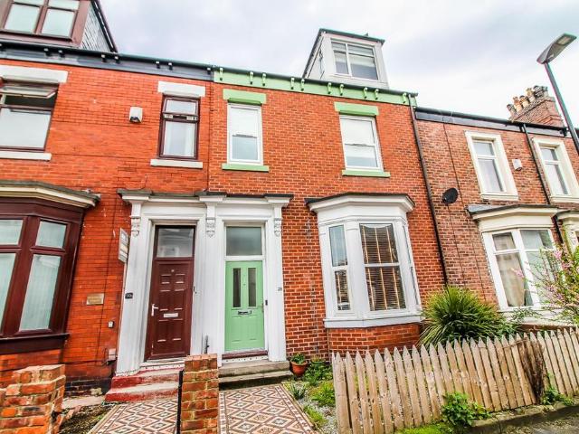 5 bedroom terraced house for sale