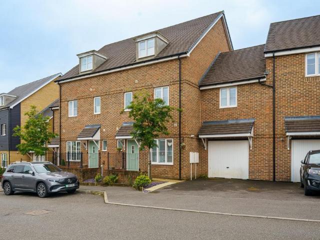 5 bedroom terraced house for sale