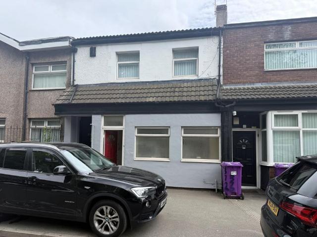 5 bedroom terraced house for sale
