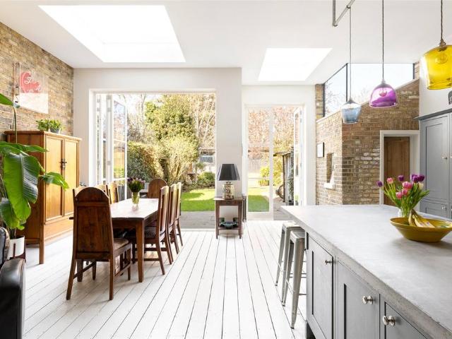 5 bedroom terraced house for sale
