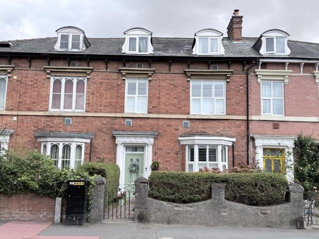 5 bedroom terraced house for sale