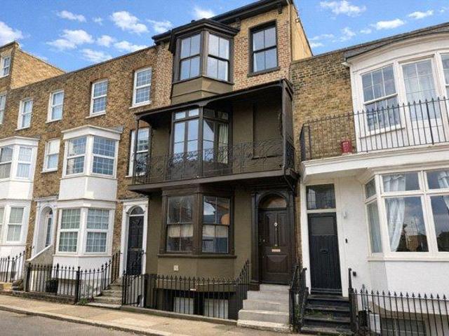 5 bedroom terraced house for sale
