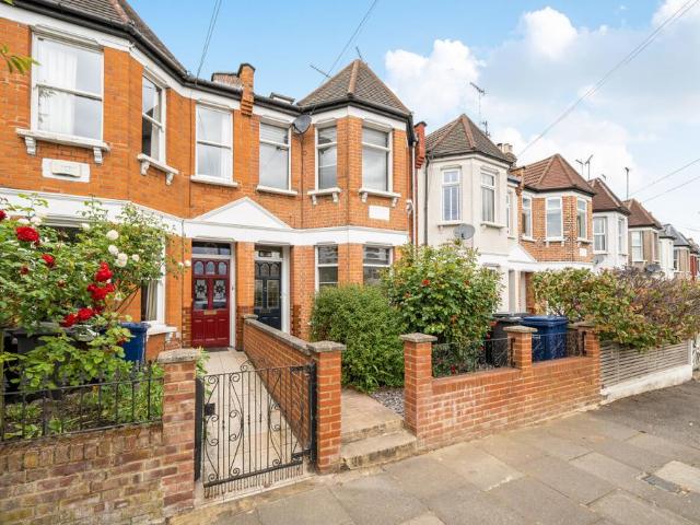 5 bedroom terraced house for sale