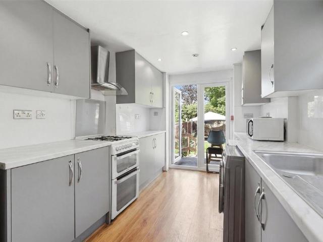 5 bedroom terraced house for sale