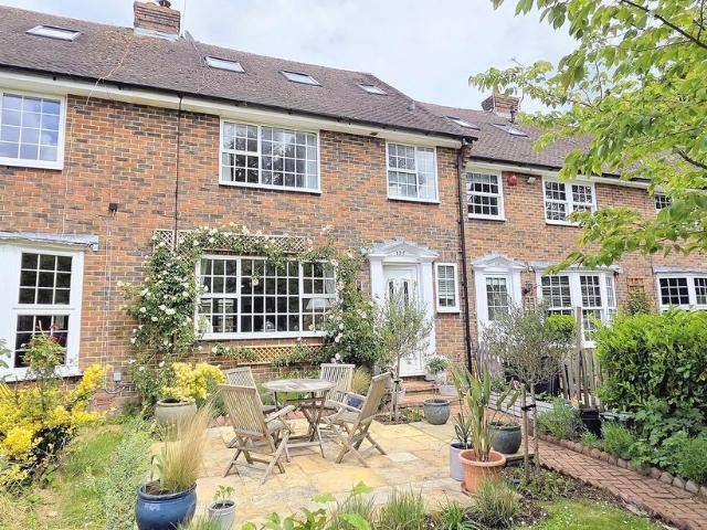 5 bedroom terraced house for sale