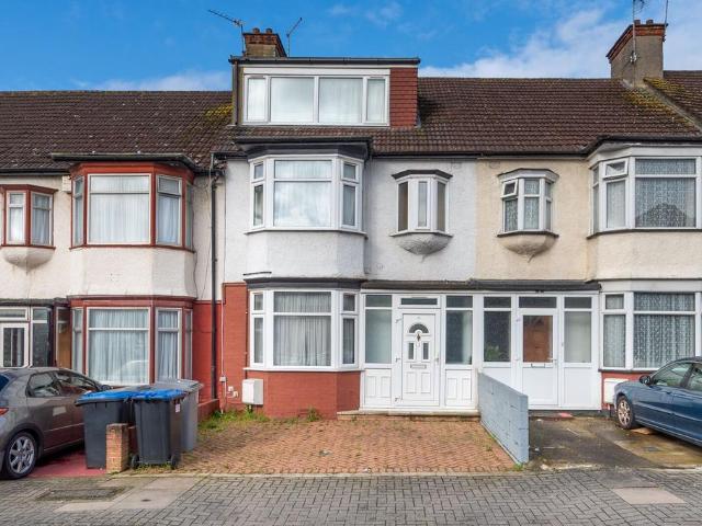 5 bedroom terraced house for sale