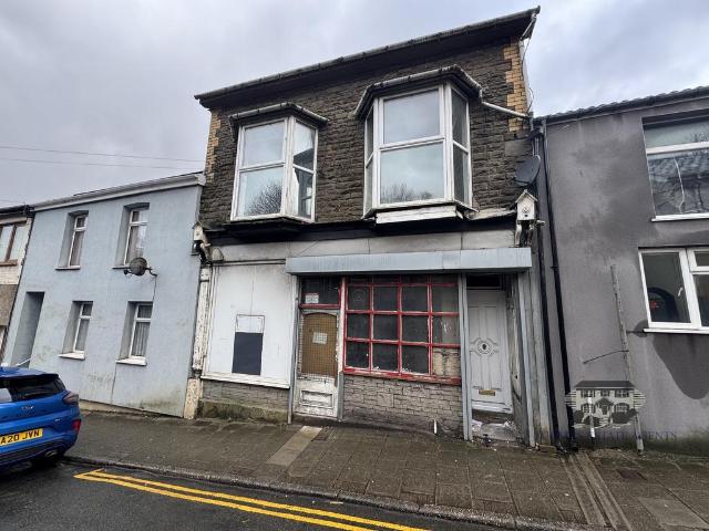 5 bedroom terraced house for sale