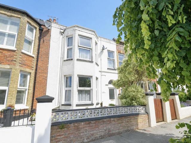 5 bedroom terraced house for sale