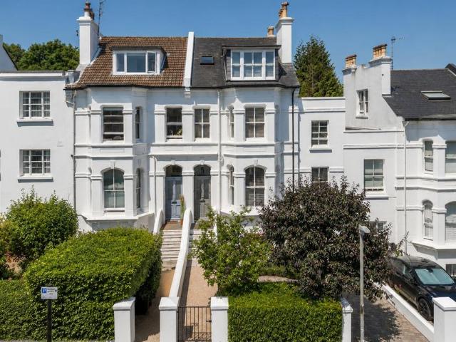 5 bedroom terraced house for sale