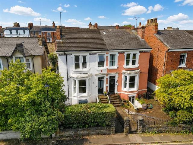 5 bedroom semi detached house for sale