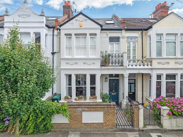 5 bedroom terraced house for sale