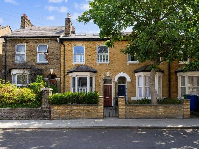5 bedroom terraced house for sale