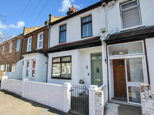 5 bedroom terraced house for sale