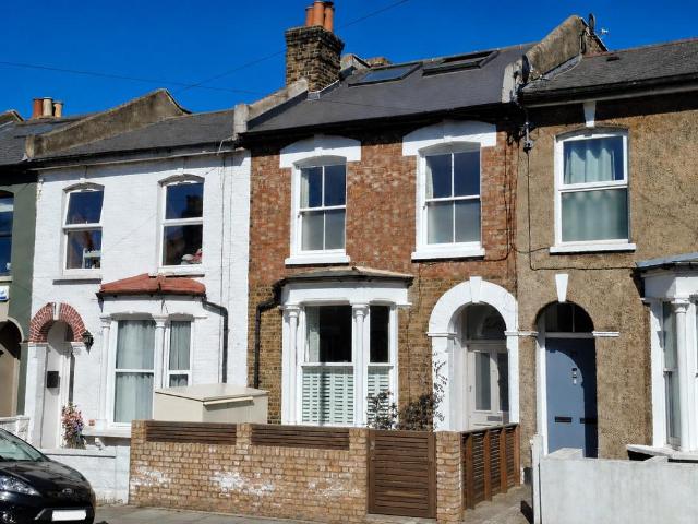 5 bedroom terraced house for sale