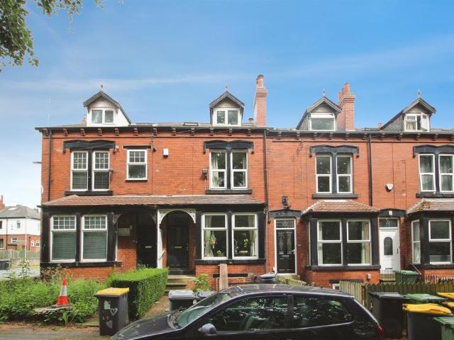 5 bedroom terraced house for sale